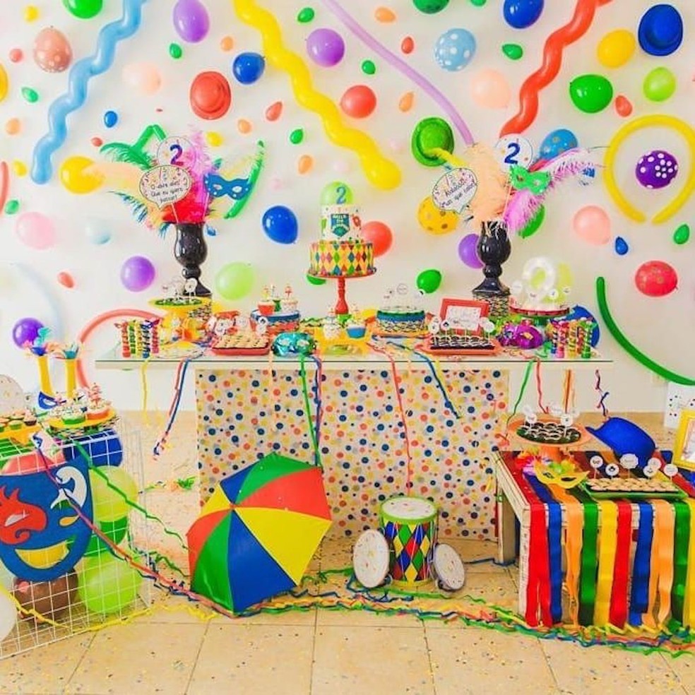 23 ideias de decoração de Carnaval simples e baratas para casa