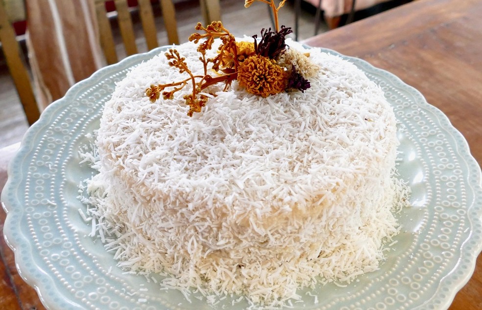 Bolo de coco fofinho: 5 receitas simples para testar em casa ...