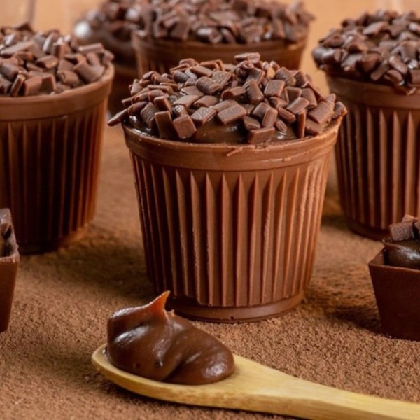 Fábrica, doceria e parque de diversões: 5 lugares para quem ama chocolate!