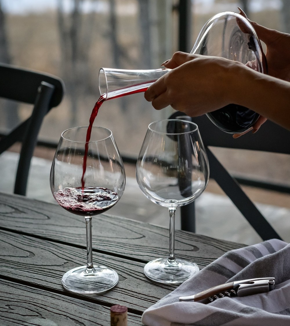 Decanter: o que é e qual sua função no universo do vinho