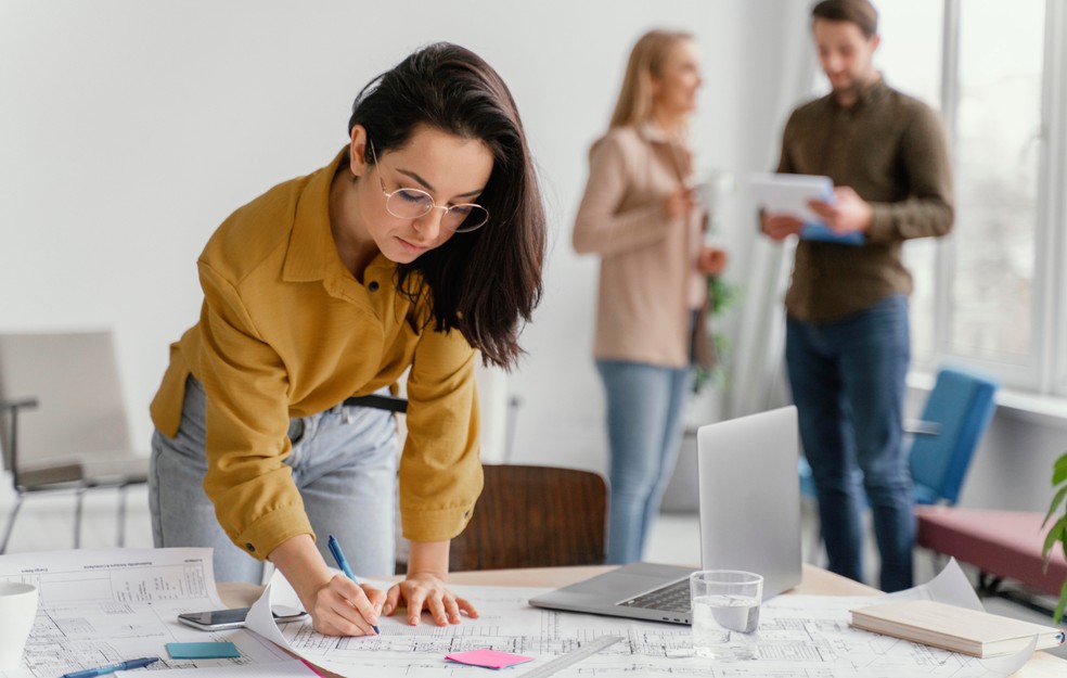 Evento híbrido leva capacitação profissional para mulheres arquitetas