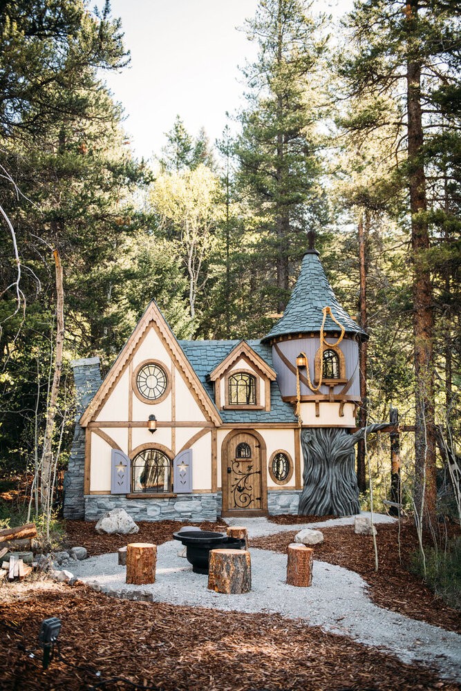Hotel oferece versão da torre da Rapunzel para hospedagem no Canadá