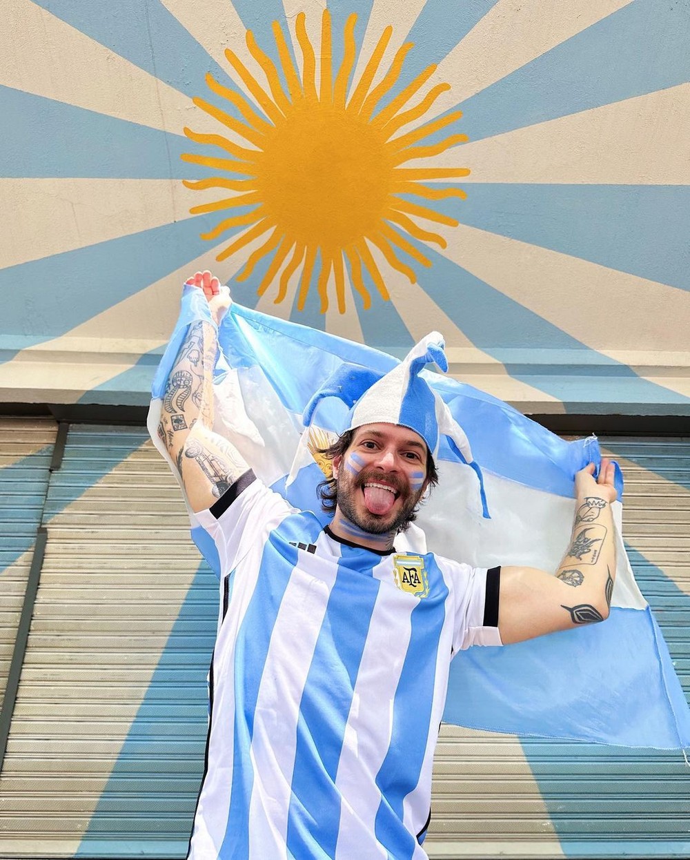 Digital influencer brasileiro-argentino mostra celebração em Buenos Aires