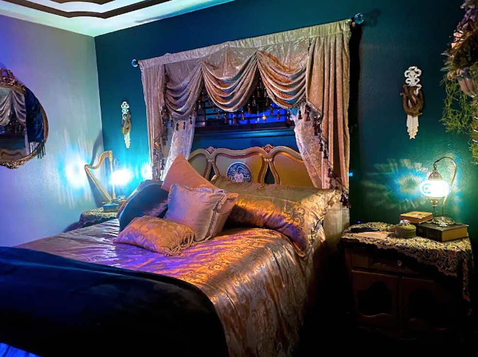 Hospede-se em uma casa fantasmagórica inspirada em 'The Haunted Mansion'