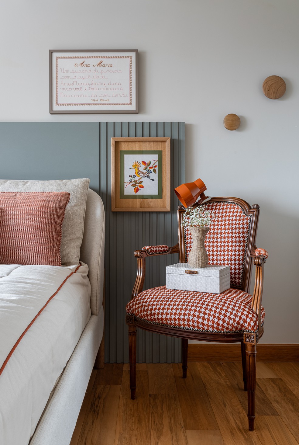 Quarto vintage: o que é, como decorar e 16 inspirações aconchegantes