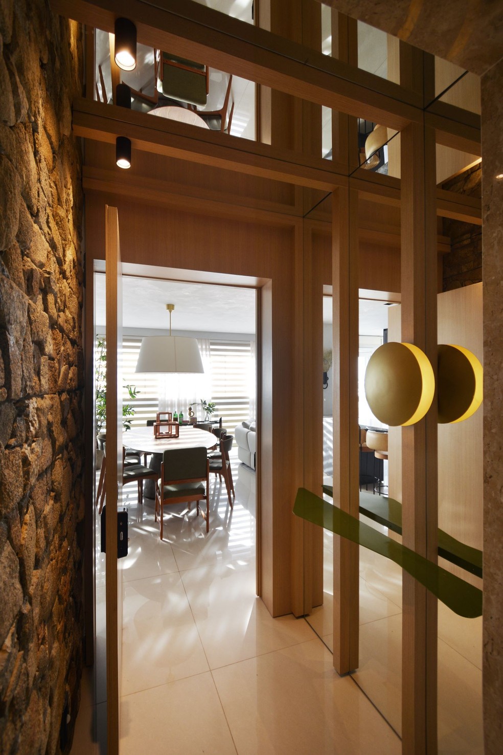 Projeto de apartamento de 125 m² privilegia o living integrado para ...