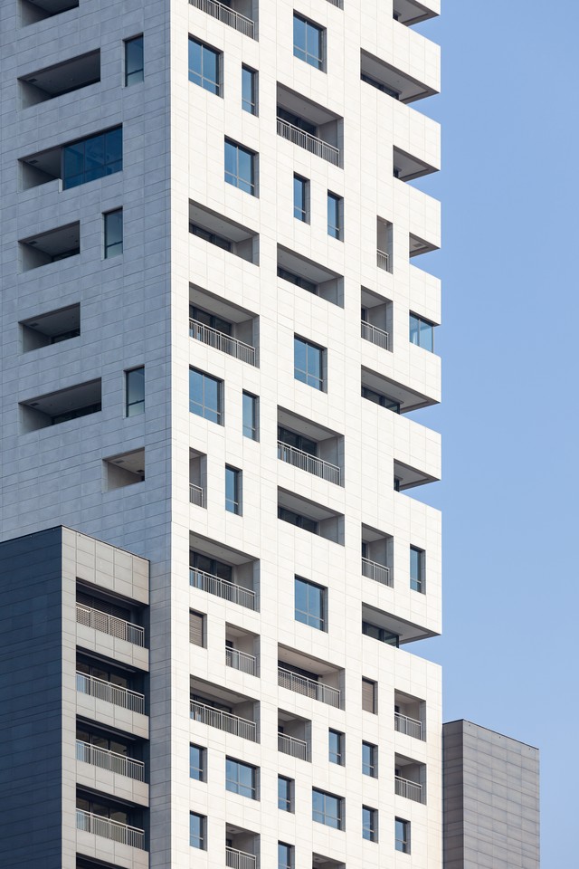 Qual é o prédio mais alto de São Paulo e o que tem nele?