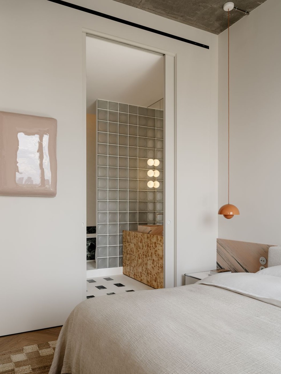 Arquiteto transforma apartamento de 64 m² em mirante para Moscou, na Rússia