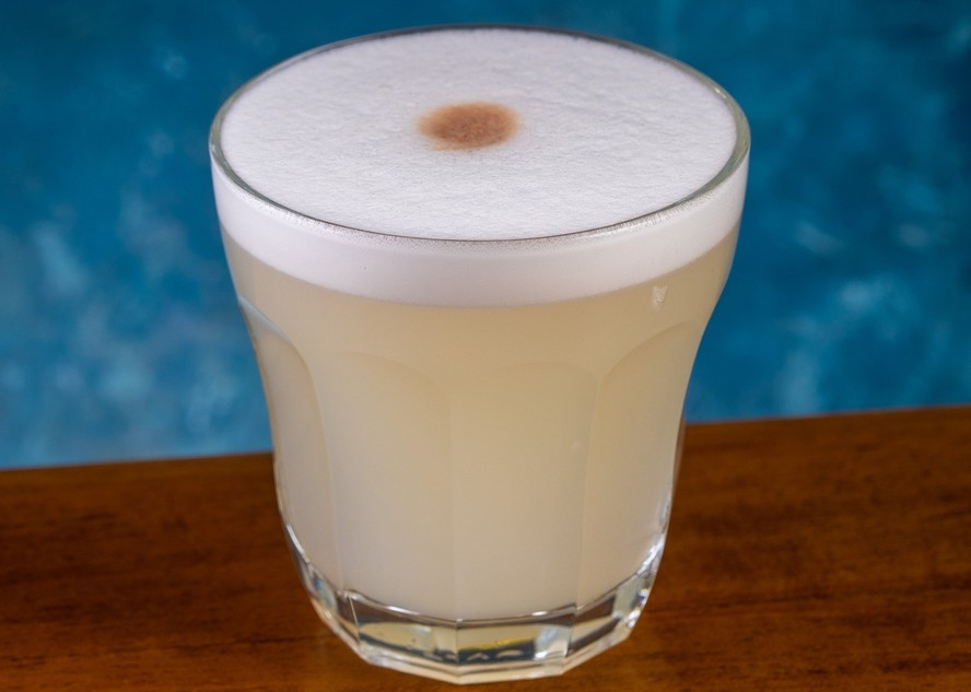Receita simples de pisco sour, drinque clássico do Peru