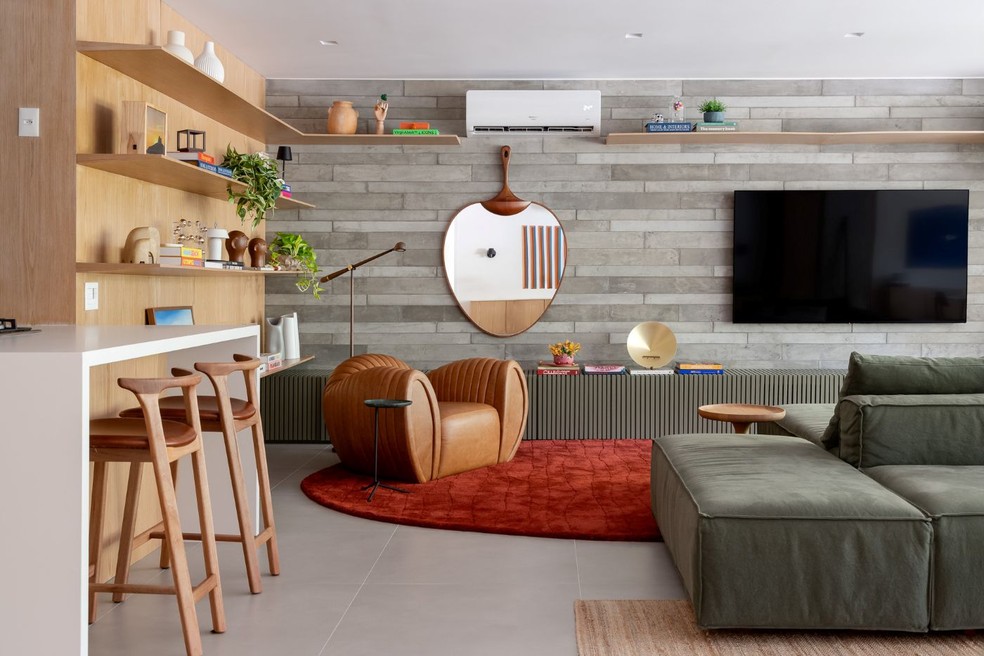 Dois apartamentos são unidos para virar um lar contemporâneo com alma ...