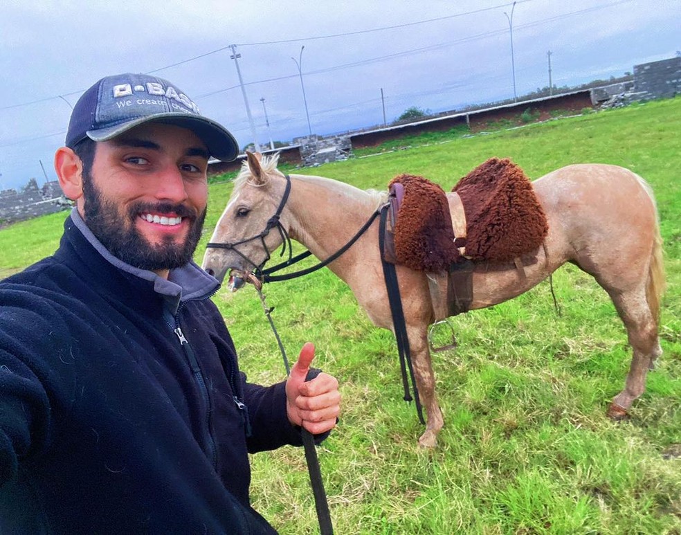 Gatos, cachorros e até cavalos: conheça os pets dos participantes do ...