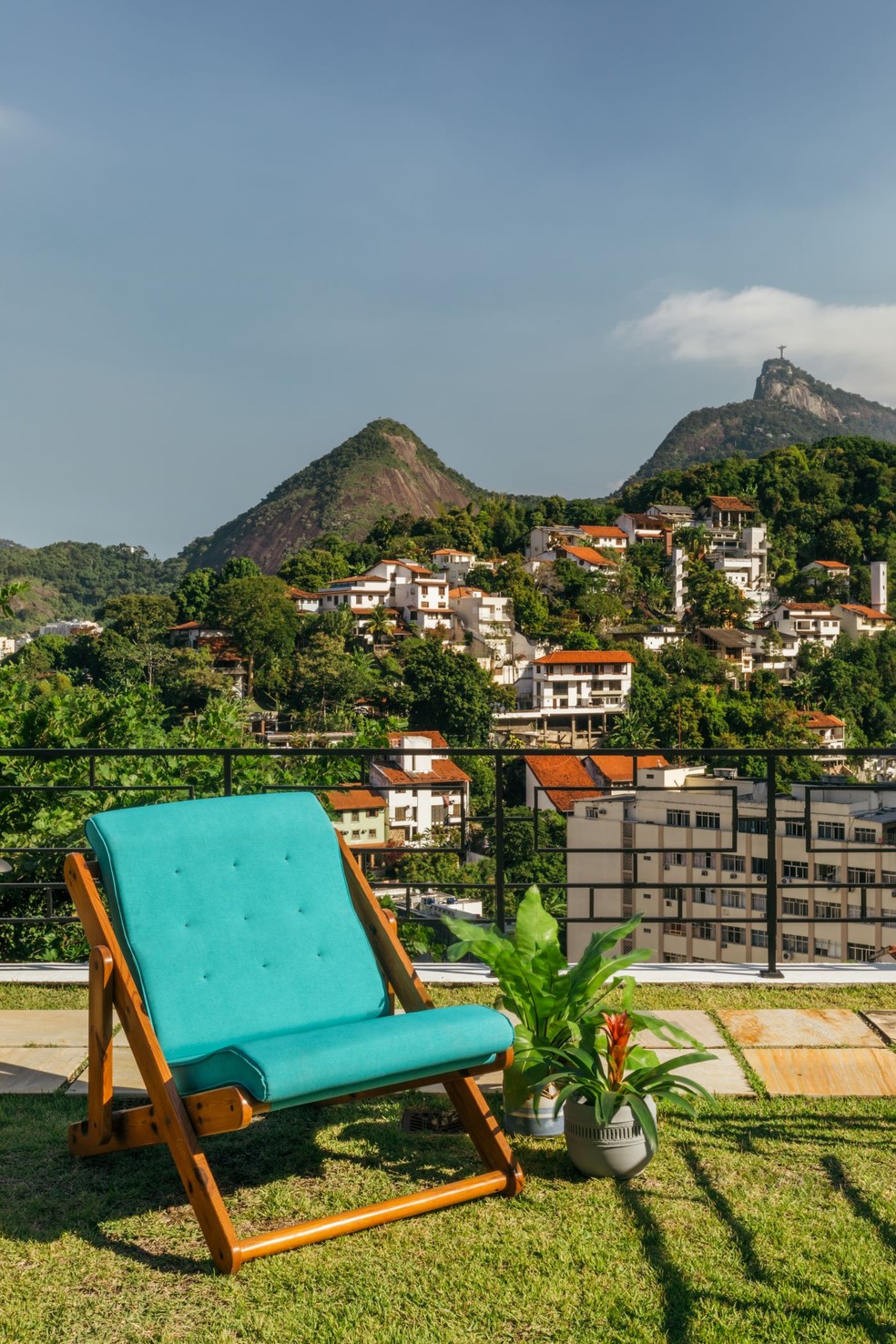 Solário: 8 ambientes repletos de luz e bem-estar para relaxar em casa