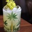 Receita de drinque com gin, lichia e limão tem sabor encorpado e suave