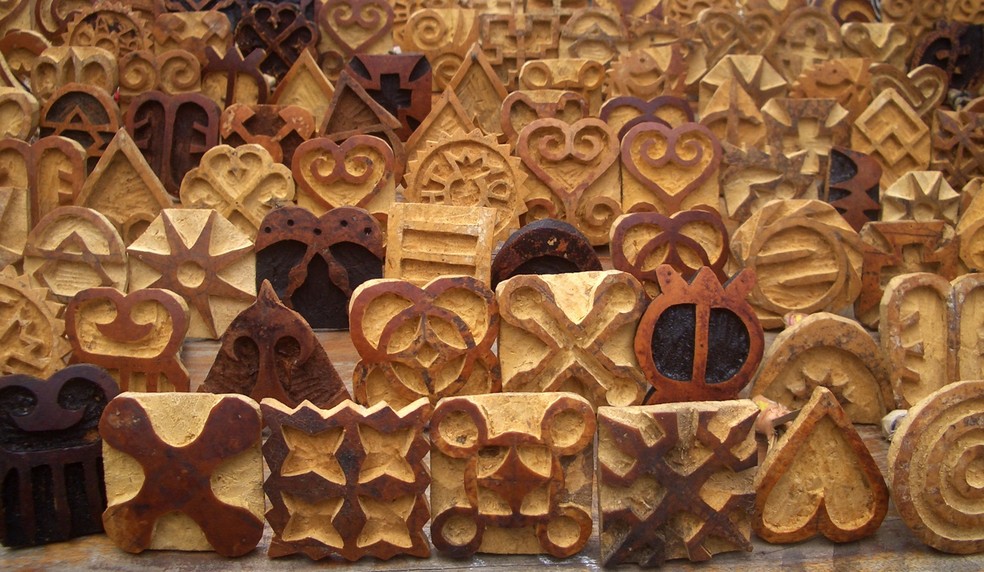 Símbolos Adinkra: conheça a herança africana escondida nos portões ...