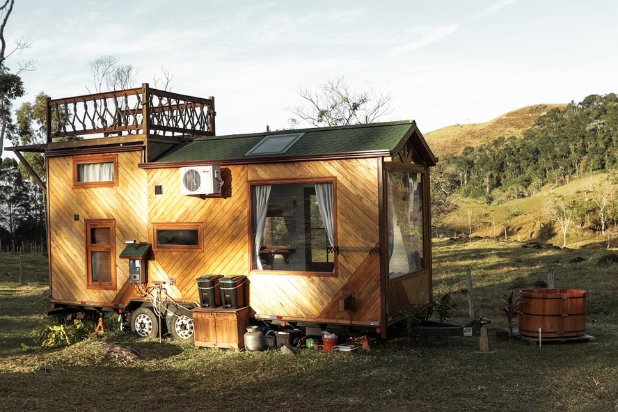 Microcasa itinerante oferece viagem analógica em meio à natureza | Viagem | Casa e Jardim