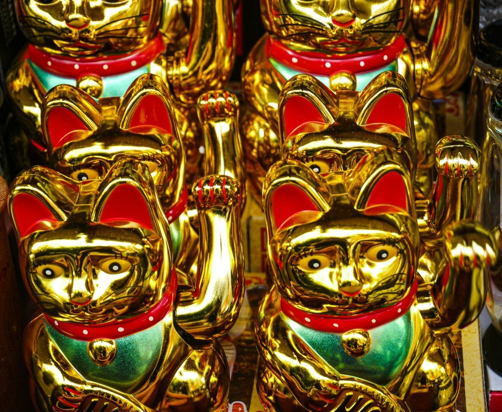 Maneki neko: conheça a história do 'gato da sorte chinês'