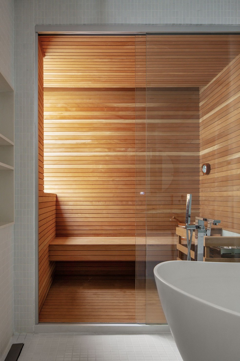 Sauna a vapor ou seca? Entenda as diferenças e escolha qual ter em casa