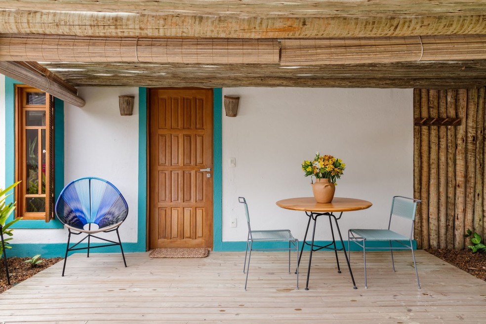 Projeto cria bangalô e imprime arquitetura caiçara em casa de veraneio ...