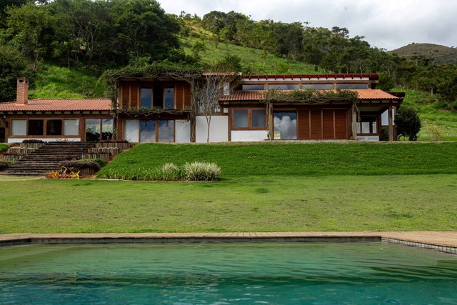 Casas de rancho: o que é e 7 projetos que são puro luxo e lazer