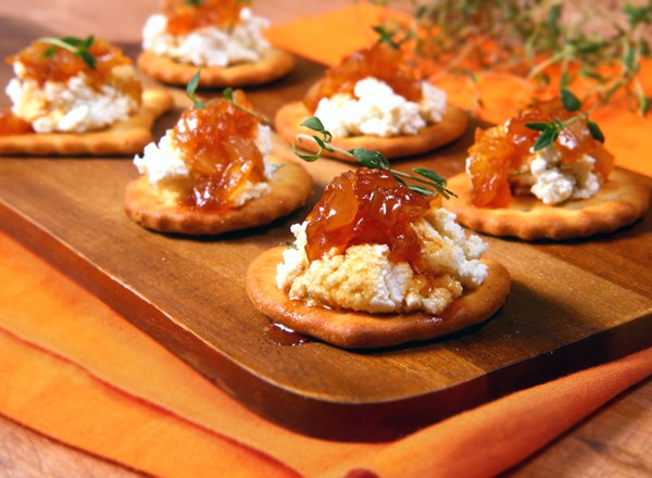 6 receitas de canapés para servir nas festas de final do ano