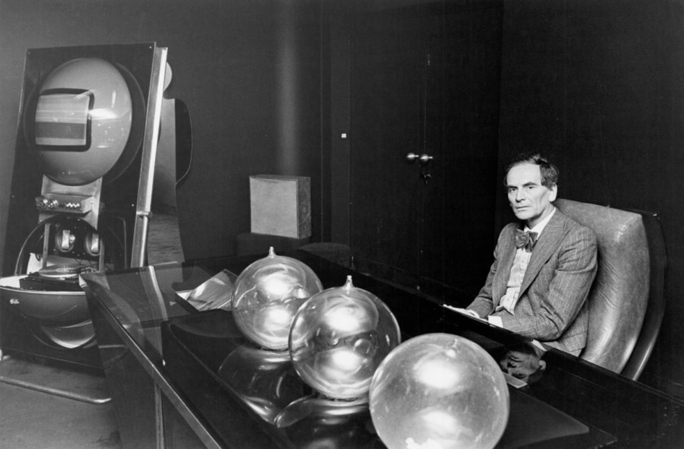 Pierre Cardin: como o estilista franco-italiano marcou a moda e o ...