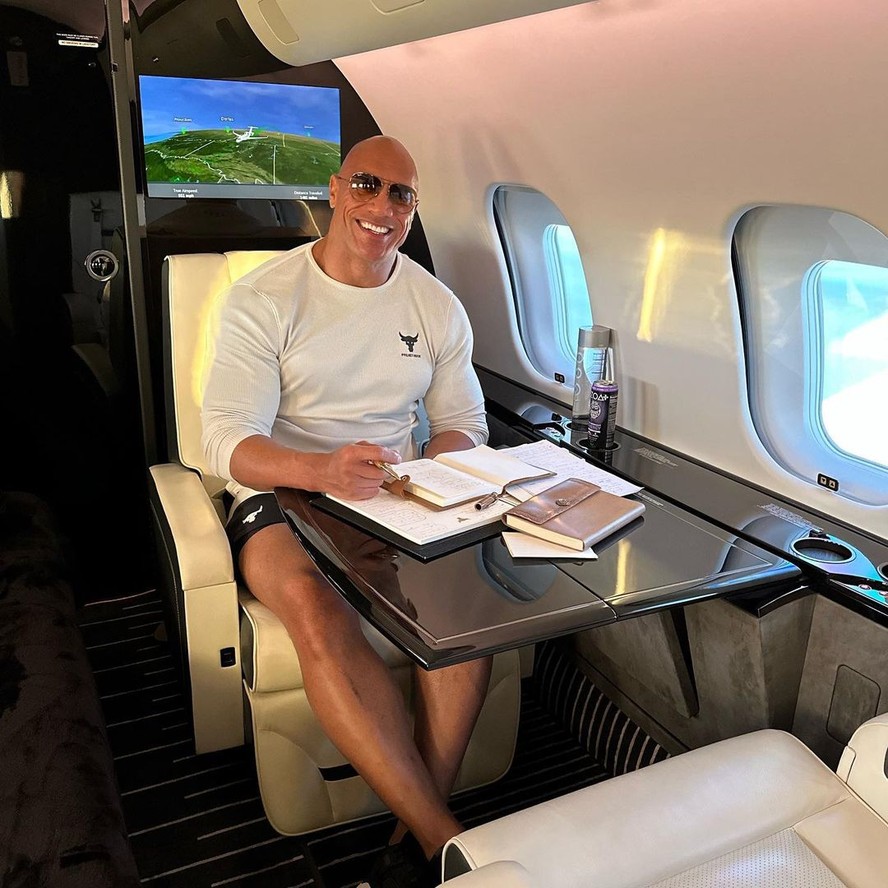 Dwayne 'The Rock' Jhonson mostra o seu escritório 'nas alturas'