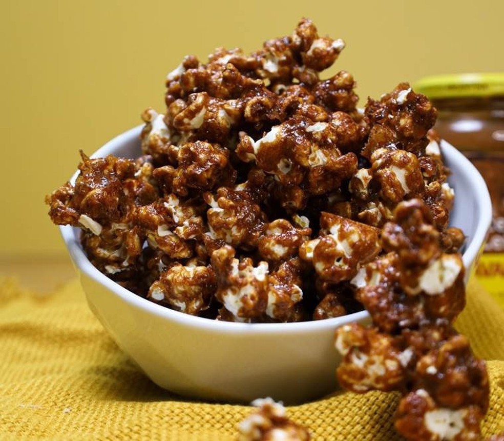Como fazer pipoca doce? 5 receitas simples e caseiras
