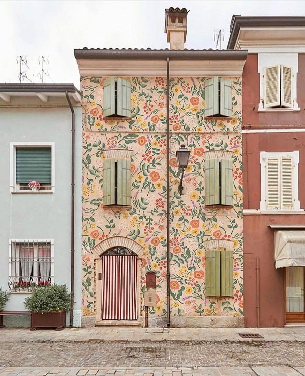 Artista transforma fachadas de prédios sem graça com cores vibrantes e ...