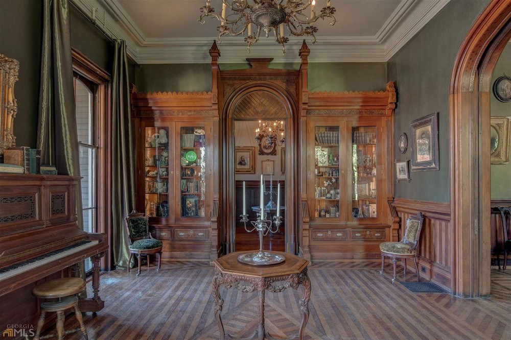 A Creel House, de Stranger Things, está à venda por R$ 7,6 milhões ...