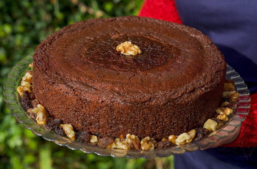 Bolo Família: doce típico da Ilha da Madeira leva nozes e especiarias