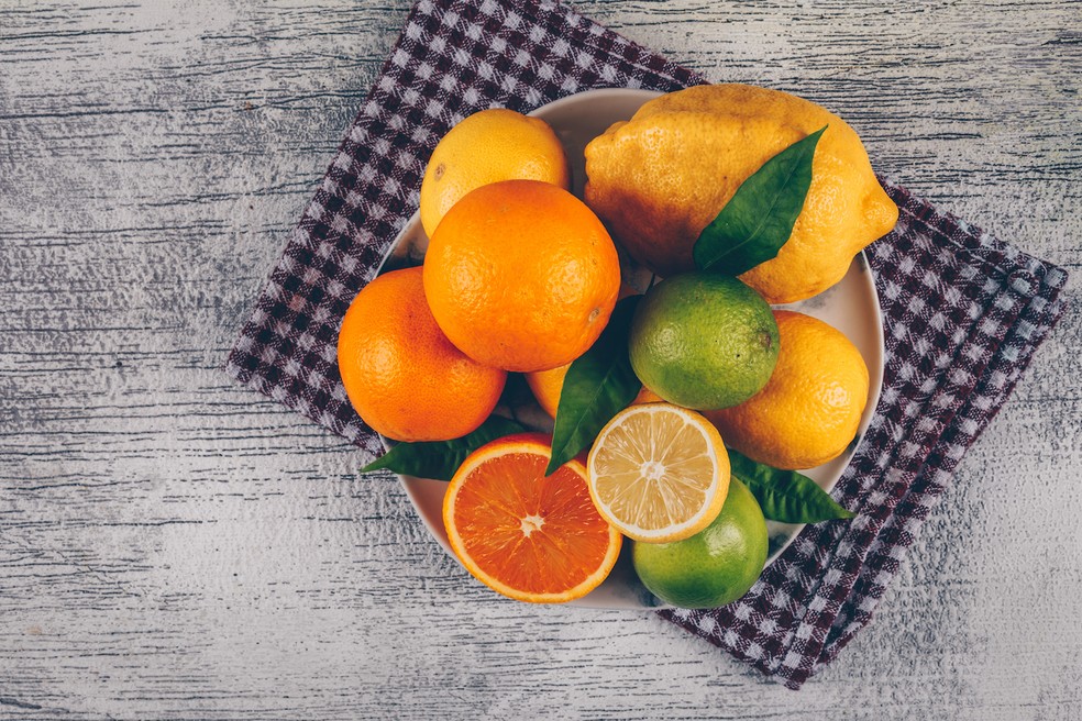 Cascas de frutas e vegetais são cheias de nutrientes e devem ser consumidas