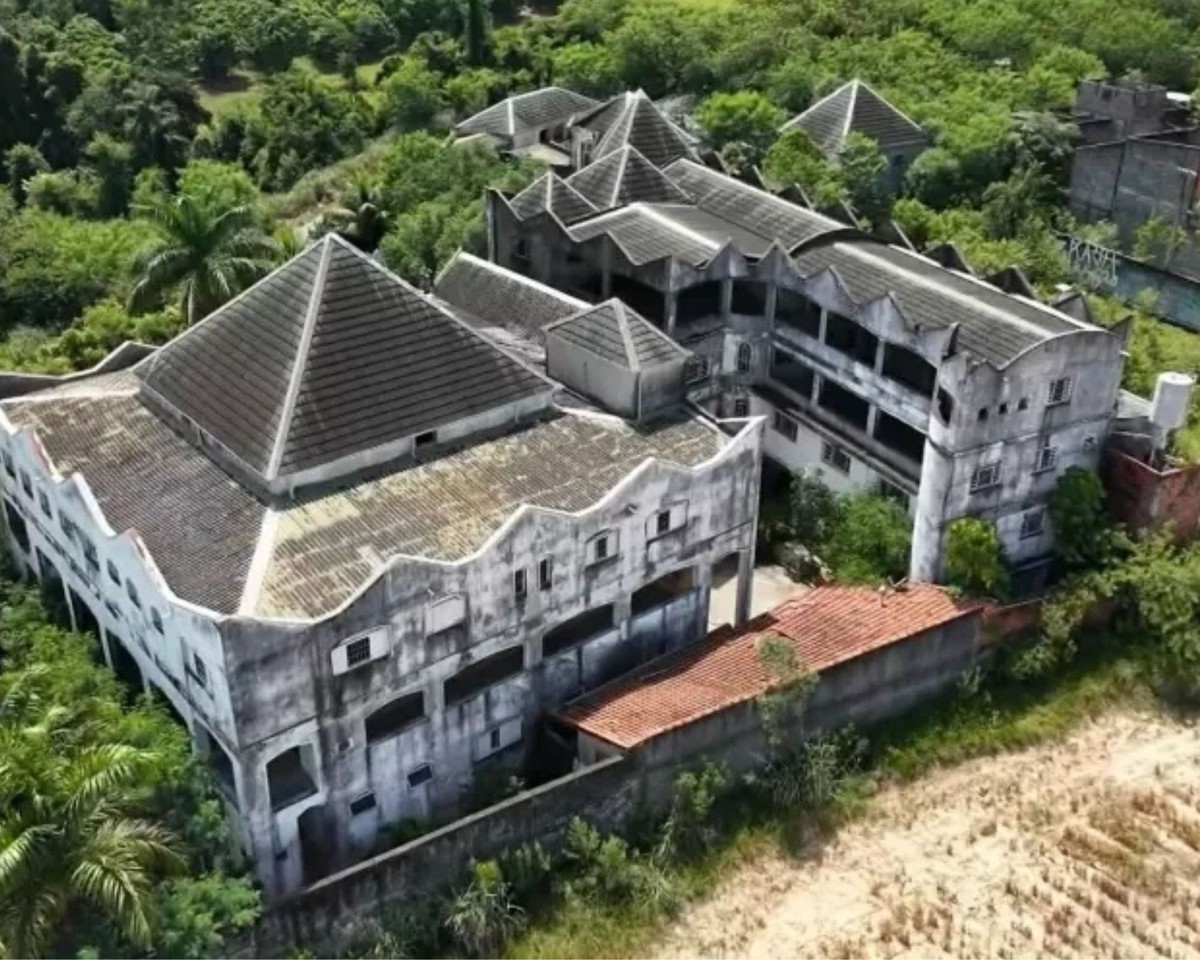 Castelo de José Rico no interior de SP segue inacabado dez anos após a ...