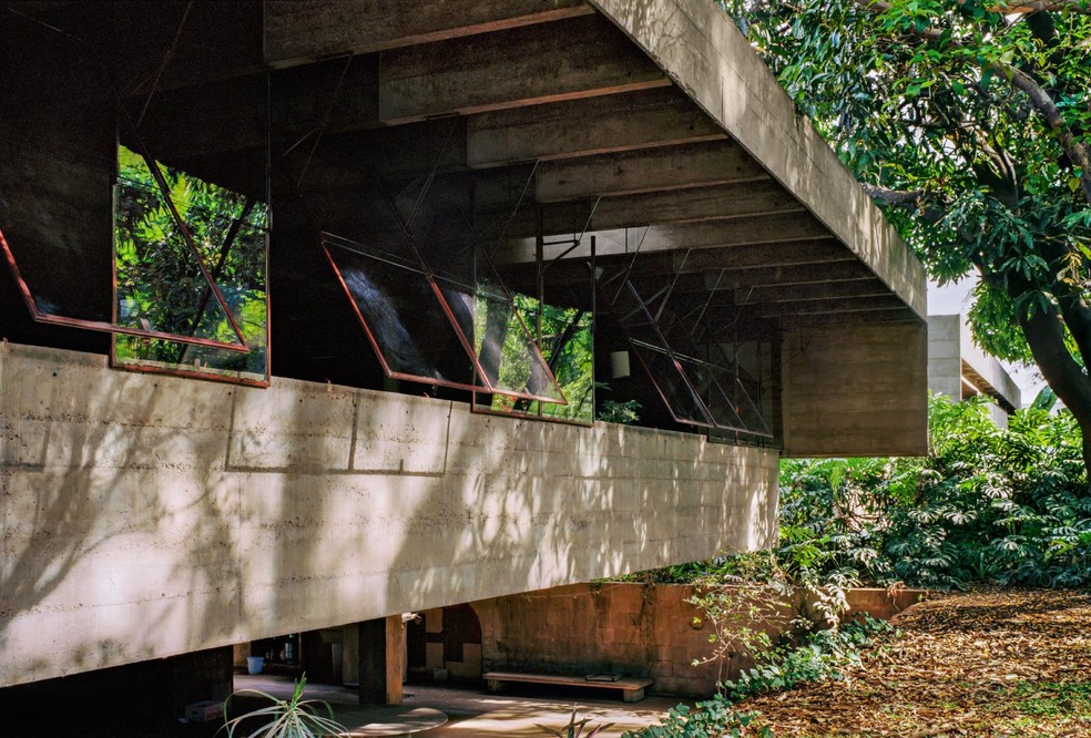 Casa Butantã: a residência que Paulo Mendes da Rocha projetou para sua ...