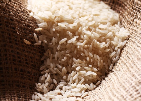 É preciso lavar o arroz antes de cozinhar? Entenda!