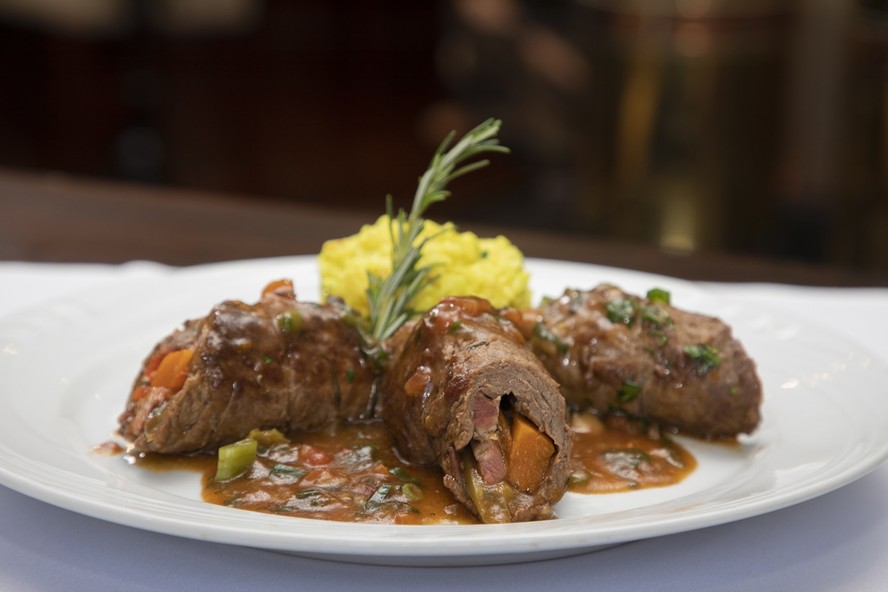 Receita de bracciola de carne com risoto zafferano | Gastronomia | Casa ...