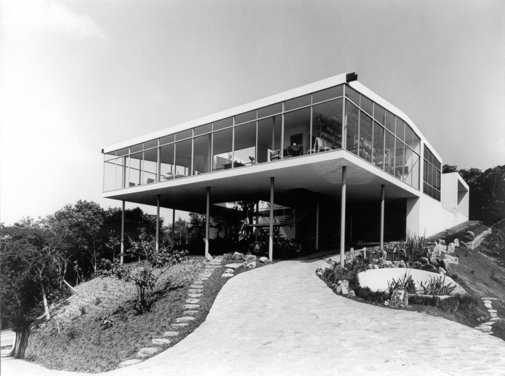 Casa de Vidro: a história por trás do lar de Lina Bo Bardi no Brasil