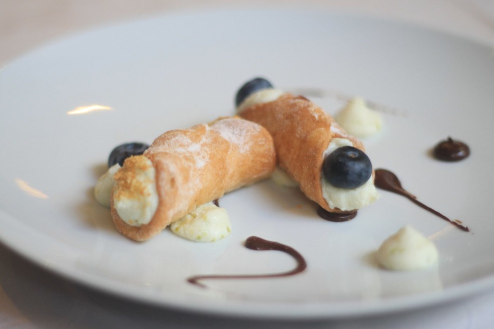 Cannoli: saiba mais sobre o doce italiano e 10 lugares para comê-lo em SP