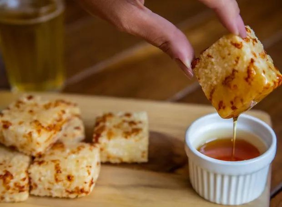 Receita de dadinho de tapioca leva queijo coalho na mistura