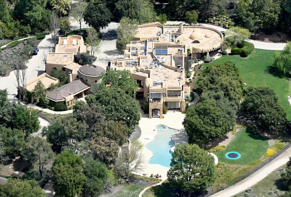 Conheça detalhes da mansão de 2 mil m² de Will Smith na Califórnia