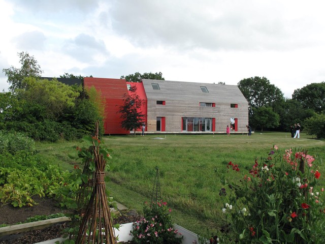Casa com cobertura móvel incrível se adapta às diferentes estações do ...