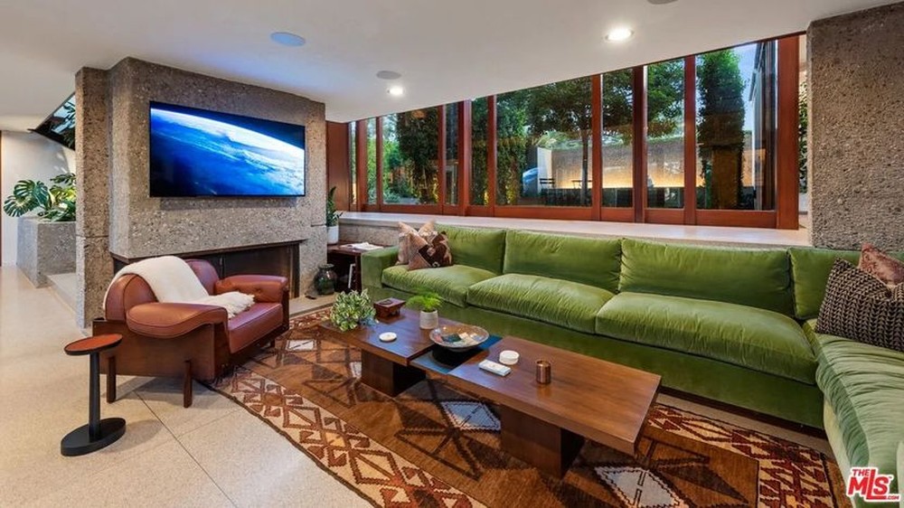 Charlie Puth coloca à venda mansão sua mansão em Beverly Hills por R ...