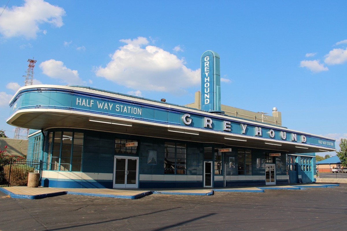 Streamline moderne: o que é, características e exemplos do estilo ...