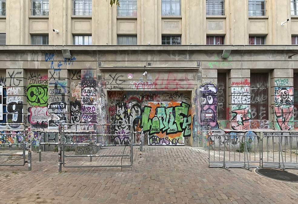 Berghain: conheça o projeto arquitetônico do imponente clube techno em ...