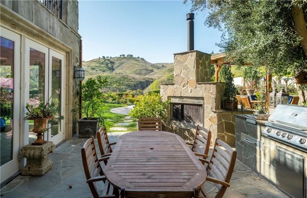 Conheça a casa alugada na Califórnia onde Lisa Marie Presley passou os ...