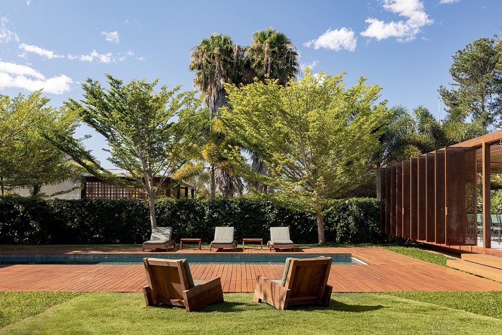 Pavilhão de 136 m² em área de lazer permite acomodar muitos convidados ...