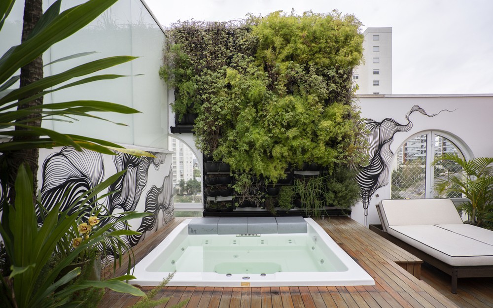 Reforma integra ambientes e repagina pátio externo para convívio ...