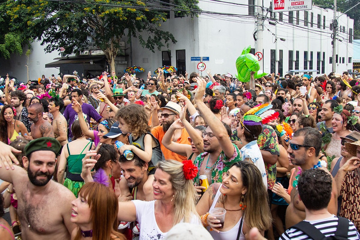 8 blocos de rua para quem vai passar o Carnaval em São Paulo