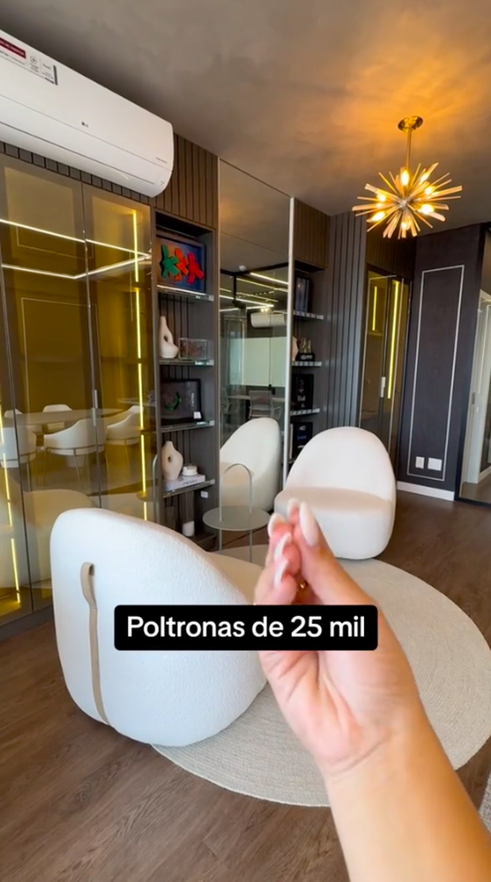 Influenciadora viraliza ao mostrar seu "escritório de milionária" com móveis que somam mais de R ...