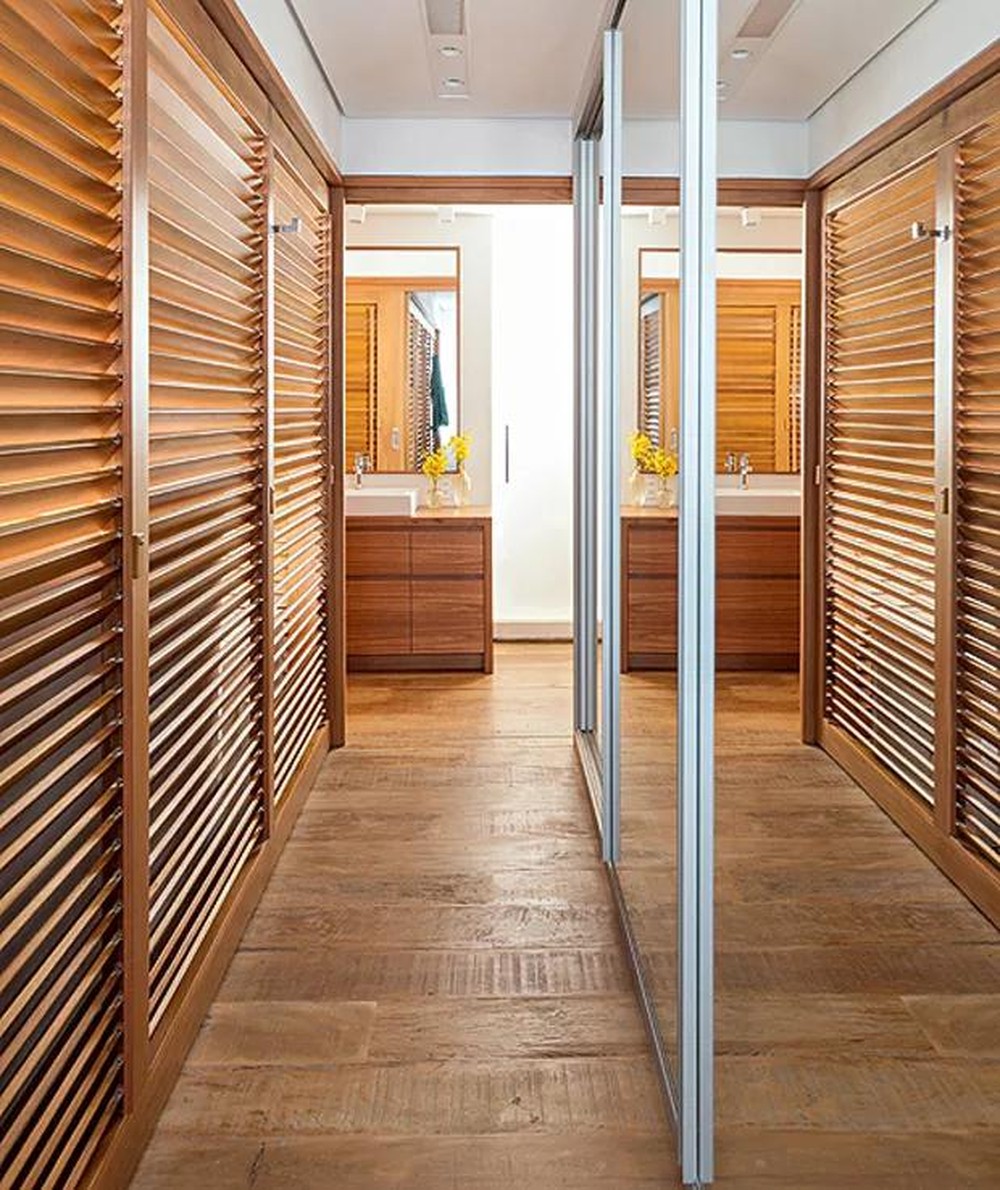 Portas para closets: confira opções de materiais e fechamentos | Dicas ...