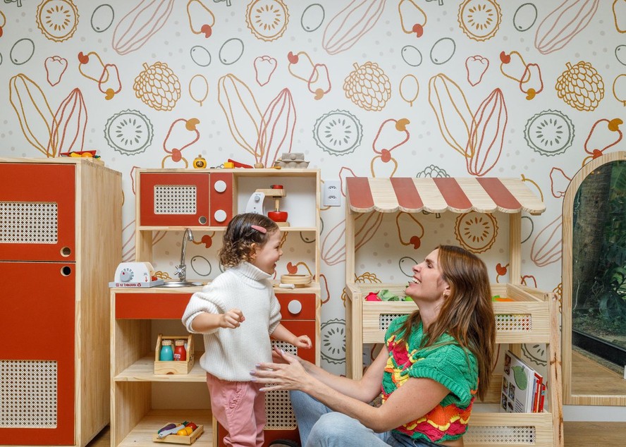 Julia Faria mostra a brinquedoteca colorida de Cora e Maia, sua filha e ...